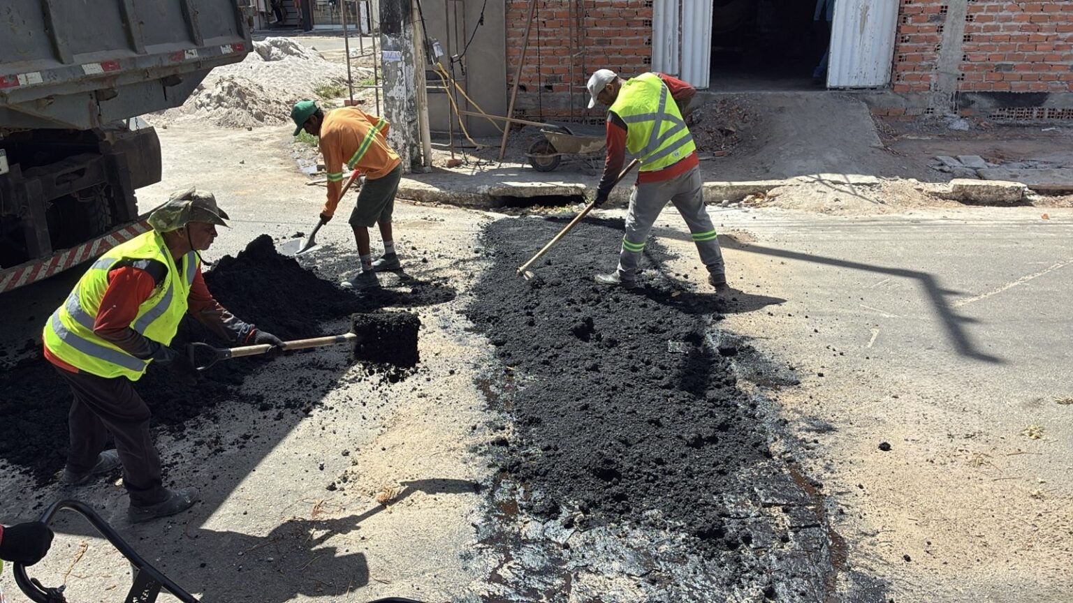 Coruripe inicia nova fase da Operação Tapa-Buraco e reforça ...